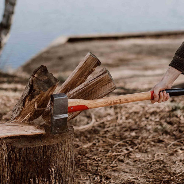 Comparing Different Axe Steel Types: Carbon Steel vs Stainless Steel ...